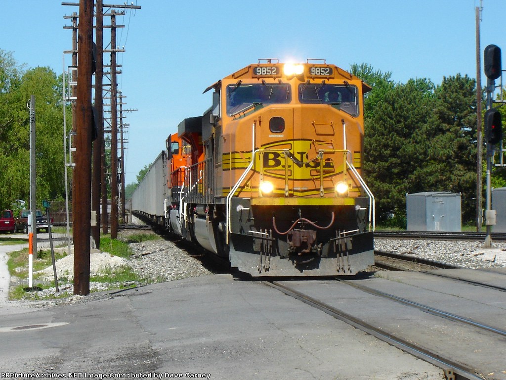 BNSF 9852